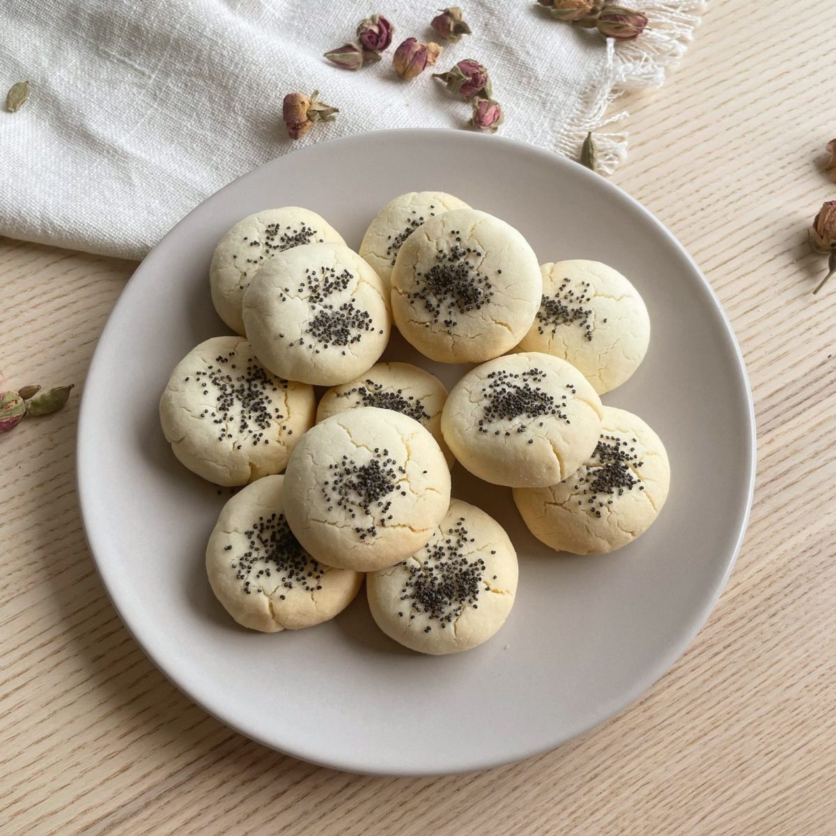 Nan-e Berenji – Julien Vilder’s Kitchen